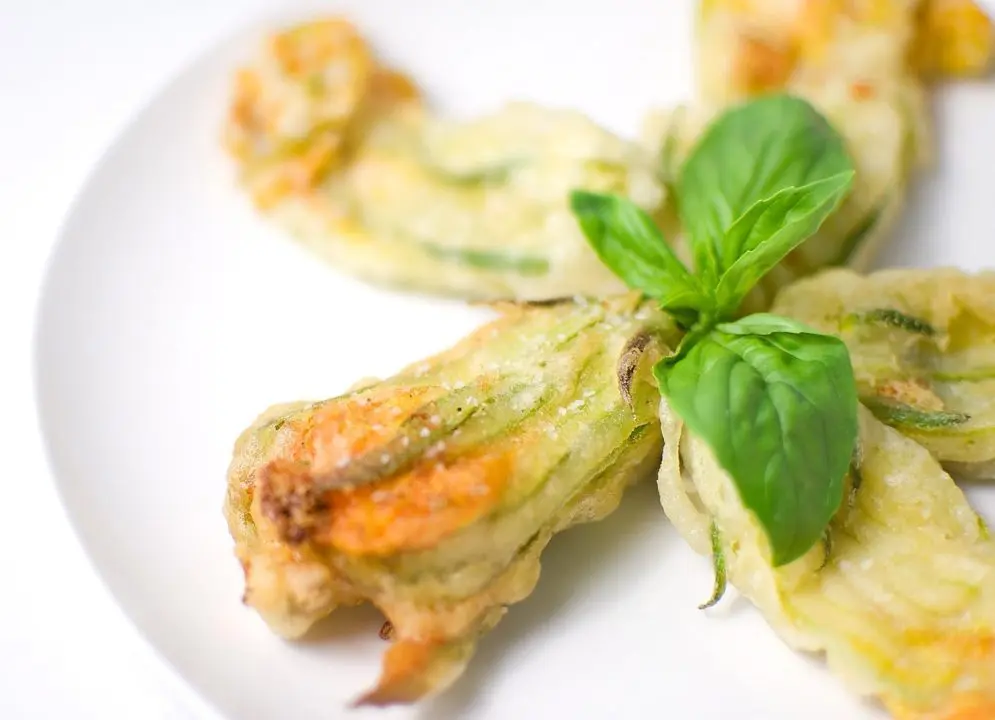 Sciurilli - Fiori di zucca ripieni - Scuola di Degustazione | Sud Food